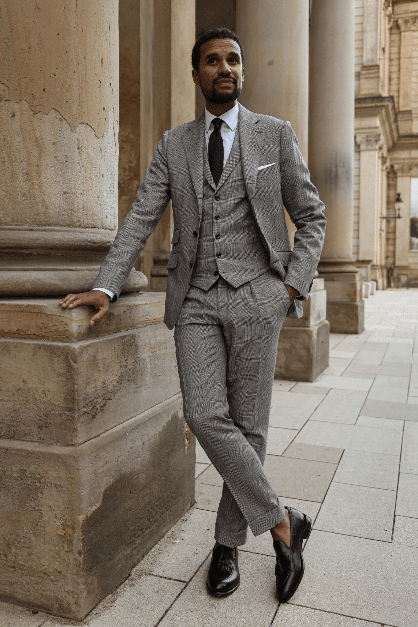 Las Mejores Opciones para Combinar un Traje Gris - Rooks & Rocks